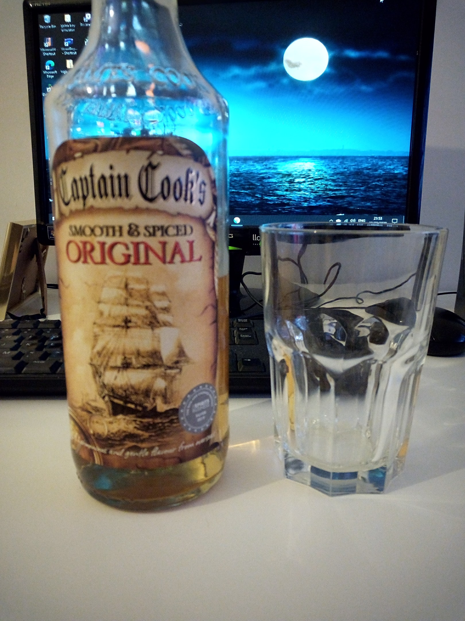 Captain Cooks – Smooth and Spiced Rum Review – ragglefragglereviews